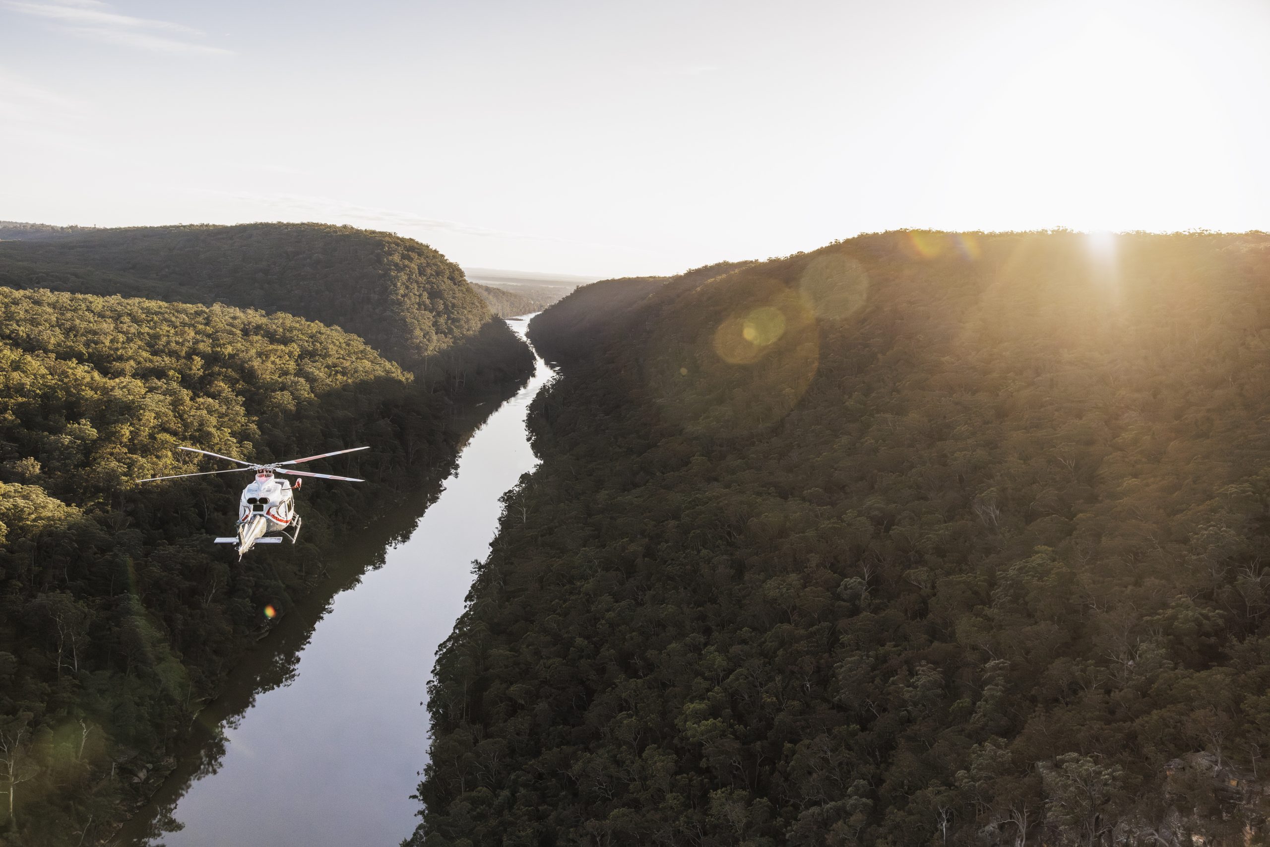 Warragamba Dam & Lake Burragorang - Sydney Helicopter Flights and Tours